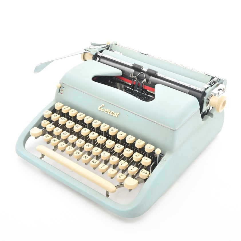 Rare Everest Mod k2 light blue portable typewriter – Mr & Mrs Vintage ...