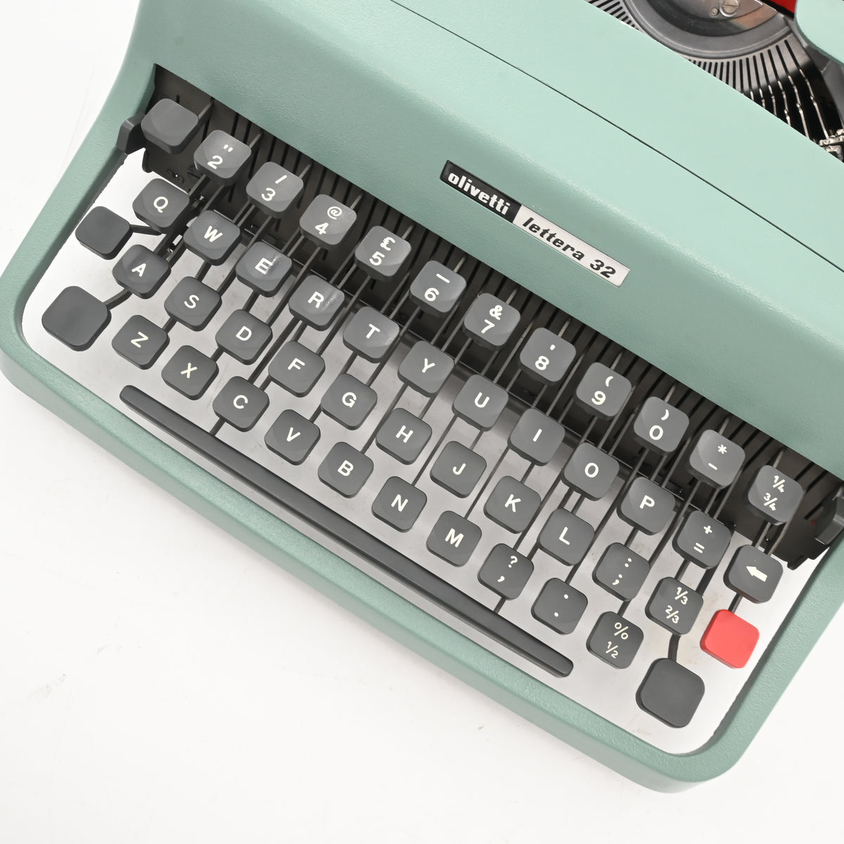 Olivetti Lettera 32 Typewriter - Made in SPAIN - WORLDWIDE SHIPPING ...