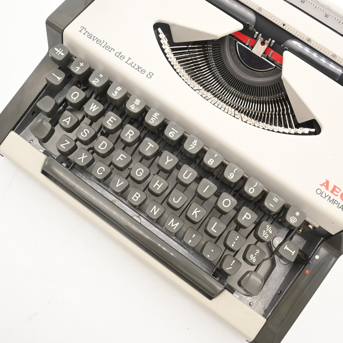 Olympia Traveller De luxe S Typewriter | New Ribbon | UK & WORLDWIDE ...