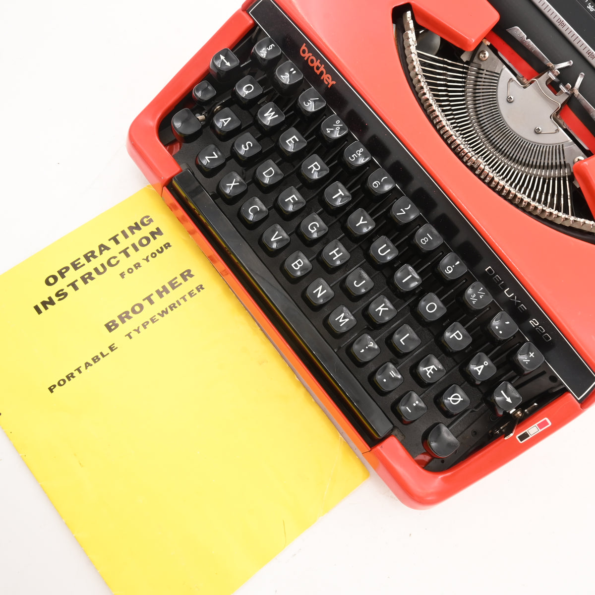 Brother 210 De luxe Typewriter | White Colour | Elite | FREE UK POSTAGE ...