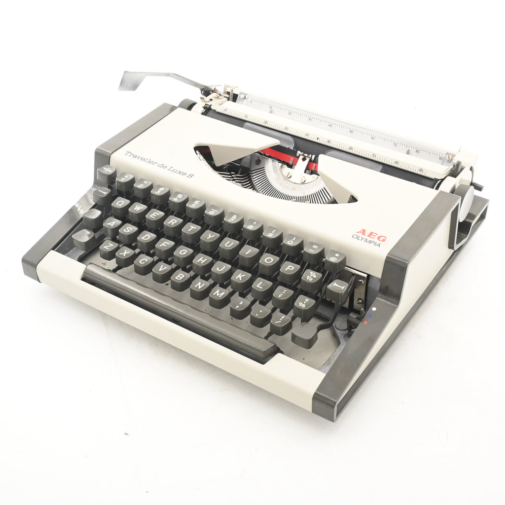 Ultra Portable Typewriters for sale | Light Weight Typewriters – Mr ...