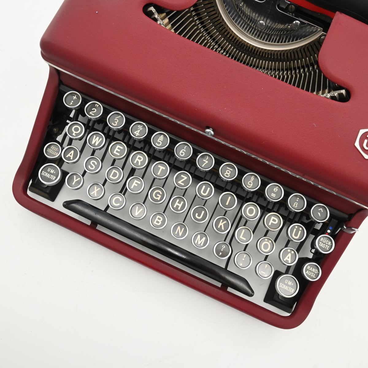 "QWERTZ" Torpedo 18 Typewriter - New platen – Mr & Mrs Vintage ...