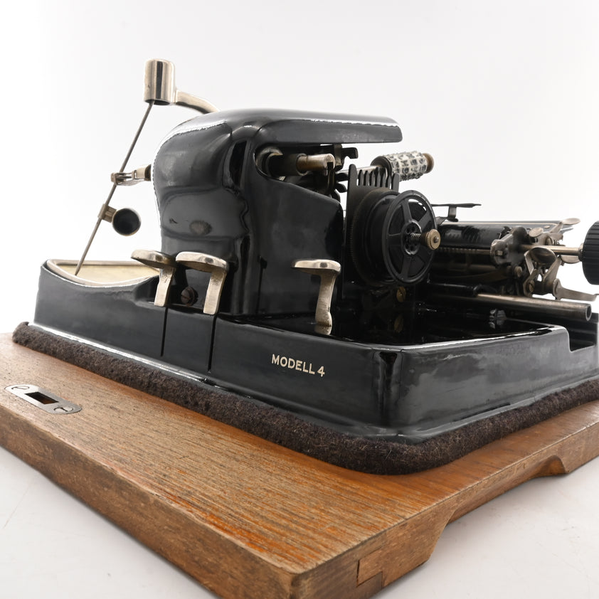 AEG Mignon Model 4 Typewriter - Fraktur typeface Typewriter | Antique ...