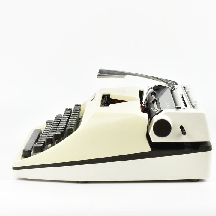Adler Gabriele 25 Typewriter – Mr & Mrs Vintage Typewriters ltd